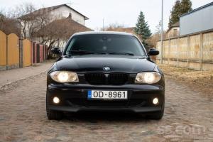 Black BMW 118 2004 in Jelgava, with an engine capacity of 2.00 L and mileage of 362 thousand km for 3190 €, photo 3 on AUTOMOTO.COM.LV