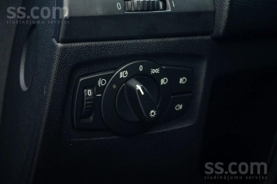 Black BMW 118 2004 in Jelgava, with an engine capacity of 2.00 L and mileage of 362 thousand km for 3190 €, photo 13 on AUTOMOTO.COM.LV