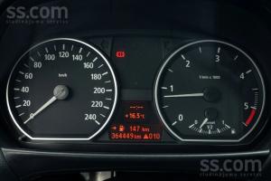 Black BMW 118 2004 in Jelgava, with an engine capacity of 2.00 L and mileage of 362 thousand km for 3190 €, photo 20 on AUTOMOTO.COM.LV