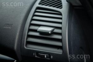 Black BMW 118 2004 in Jelgava, with an engine capacity of 2.00 L and mileage of 362 thousand km for 3190 €, photo 22 on AUTOMOTO.COM.LV