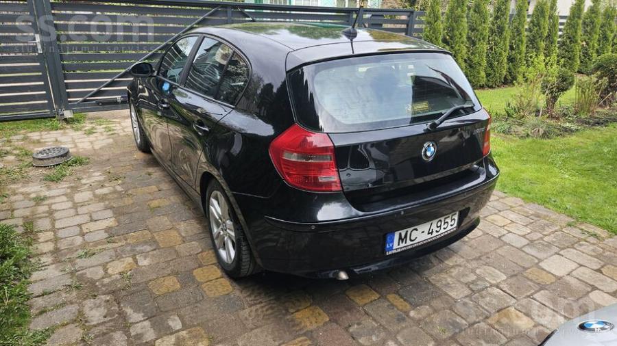 Melns BMW 118 2004 Rīga, ar dzinēja tilpumu 2.00 L un nobraukumu 300 tūkst. km par 3400 €, foto 3 vietnē AUTOMOTO.COM.LV