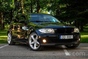 Melns BMW 118 2004 Jelgava, ar dzinēja tilpumu 2.00 L un nobraukumu 360 tūkst. km par 3290 €, foto  vietnē AUTOMOTO.COM.LV