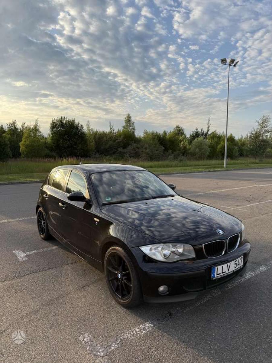 Melns BMW 118 2004 Viļņa, ar dzinēja tilpumu 2.00 L un nobraukumu 235 tūkst. km par 2700 €, foto 3 vietnē AUTOMOTO.COM.LV