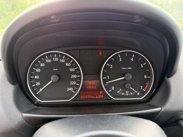 Черный БМВ 118 2004 в Вильнюс, объемом двигателя 2.00 л и пробегом 235 тыс. км за 2700 €, фото 7 на AUTOMOTO.COM.LV