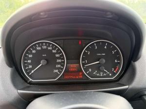 Melns BMW 118 2004 Viļņa, ar dzinēja tilpumu 2.00 L un nobraukumu 235 tūkst. km par 2700 €, foto 7 vietnē AUTOMOTO.COM.LV