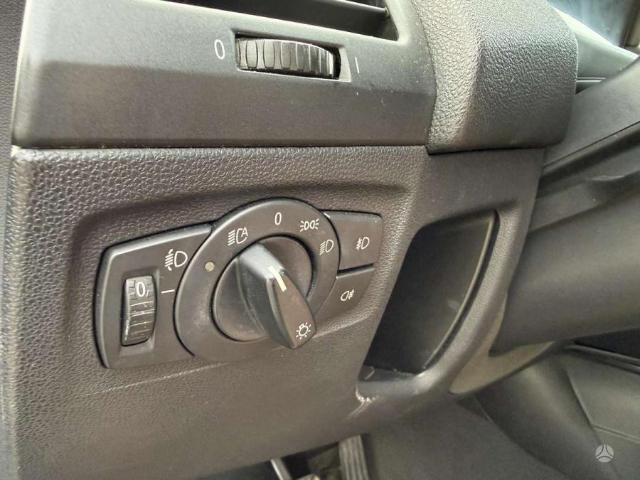 Melns BMW 118 2004 Viļņa, ar dzinēja tilpumu 2.00 L un nobraukumu 235 tūkst. km par 2700 €, foto 8 vietnē AUTOMOTO.COM.LV