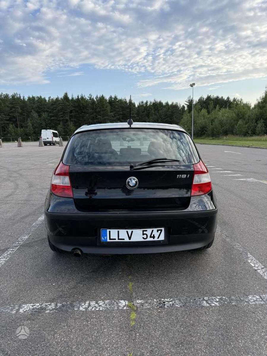 Melns BMW 118 2004 Viļņa, ar dzinēja tilpumu 2.00 L un nobraukumu 235 tūkst. km par 2700 €, foto 15 vietnē AUTOMOTO.COM.LV