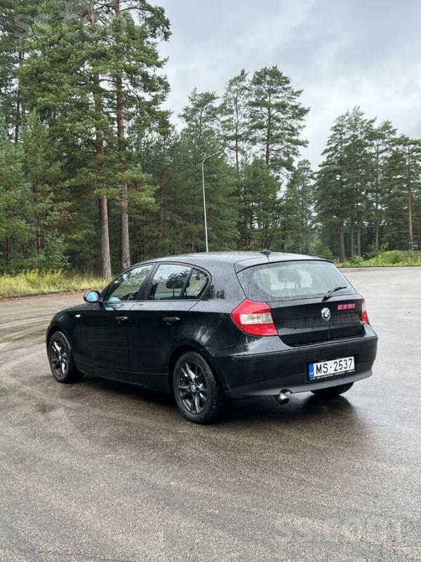 Black BMW 118 2004 in Riga, with an engine capacity of 2.00 L and mileage of 410 thousand km for 1950 €, photo 7 on AUTOMOTO.COM.LV