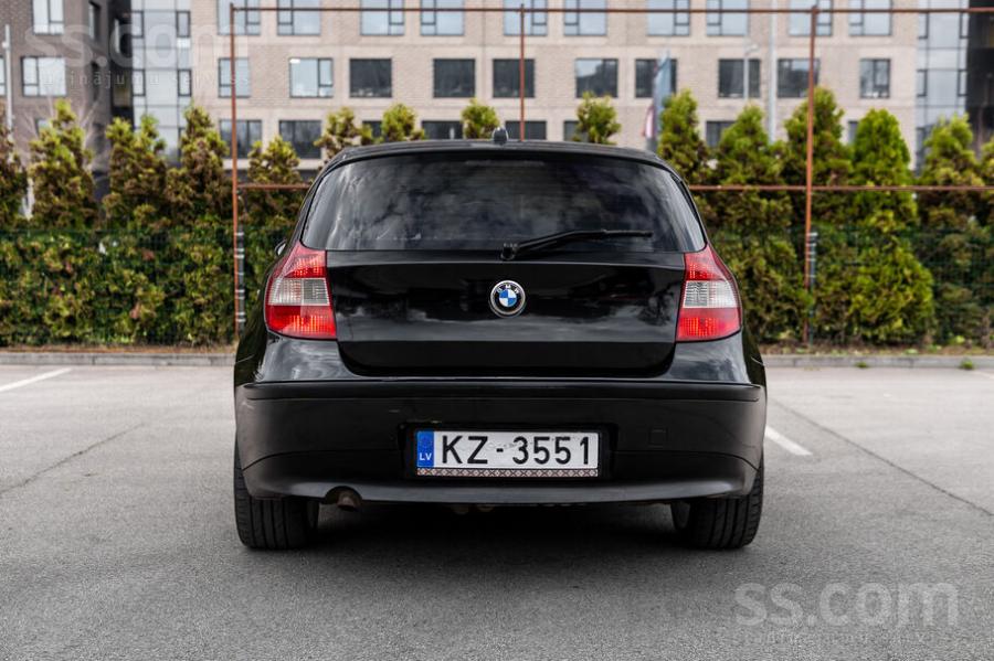 Black BMW 118 2005 in Riga, with an engine capacity of 2.00 L and mileage of 358 thousand km for 2150 €, photo 5 on AUTOMOTO.COM.LV