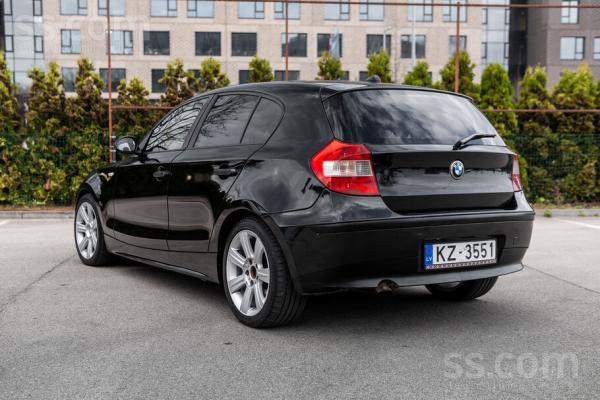 Black BMW 118 2005 in Riga, with an engine capacity of 2.00 L and mileage of 358 thousand km for 3490 €, photo 6 on AUTOMOTO.COM.LV