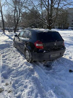 Black BMW 118 2005 in Kaunas, with an engine capacity of 2.00 L and mileage of 289 thousand km for 2300 €, photo 2 on AUTOMOTO.COM.LV