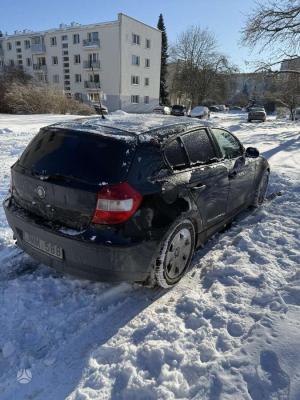 Black BMW 118 2005 in Kaunas, with an engine capacity of 2.00 L and mileage of 289 thousand km for 2300 €, photo 3 on AUTOMOTO.COM.LV