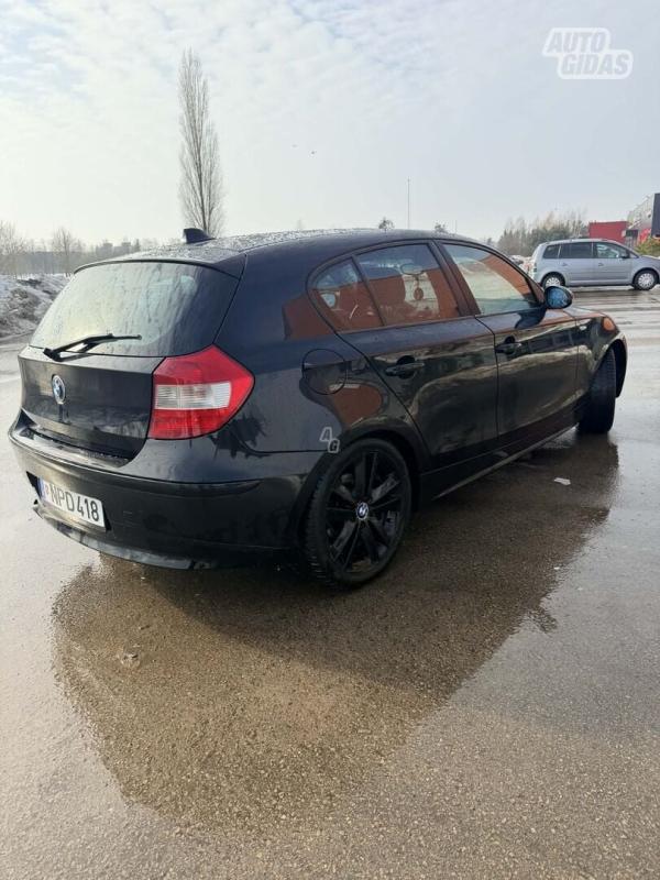 Black BMW 118 2005 in Kretinga, with an engine capacity of 1.80 L and mileage of 283 thousand km for 2400 €, photo 4 on AUTOMOTO.COM.LV