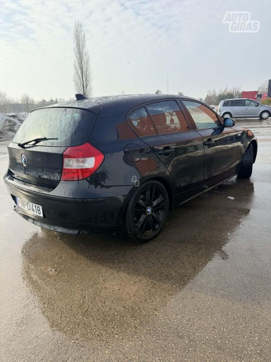 Melns BMW 118 2005 Kretinga, ar dzinēja tilpumu 1.80 L un nobraukumu 283 tūkst. km par 2900 €, foto 4 vietnē AUTOMOTO.COM.LV