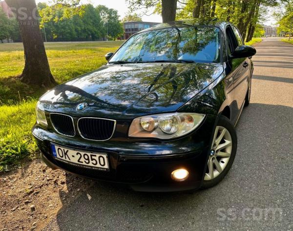 Black BMW 118 2005 in Liepaja, with an engine capacity of 2.00 L and mileage of 113 thousand km for 2250 €, photo 1 on AUTOMOTO.COM.LV