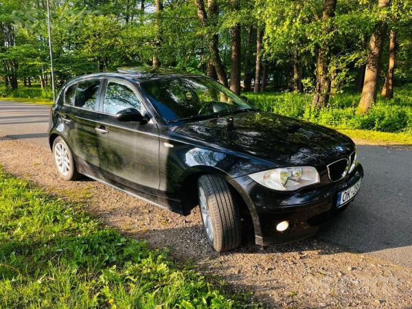 Black BMW 118 2005 in Liepaja, with an engine capacity of 2.00 L and mileage of 113 thousand km for 2250 €, photo 2 on AUTOMOTO.COM.LV