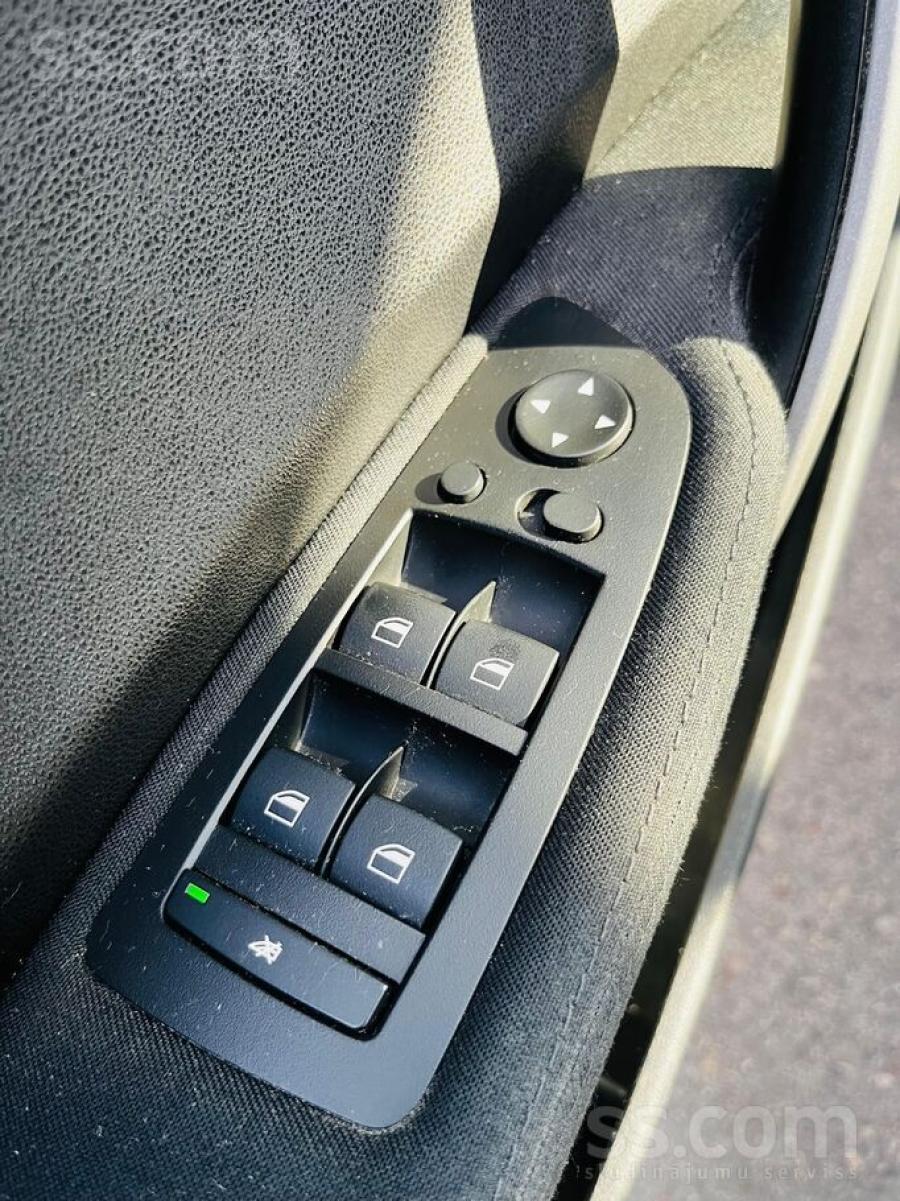 Melns BMW 118 2005 Liepāja, ar dzinēja tilpumu 2.00 L un nobraukumu 113 tūkst. km par 2250 €, foto 12 vietnē AUTOMOTO.COM.LV