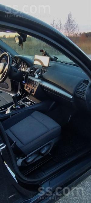 Melns BMW 118 2005 Rīga, ar dzinēja tilpumu 2.00 L un nobraukumu 295 tūkst. km par 2600 €, foto 7 vietnē AUTOMOTO.COM.LV