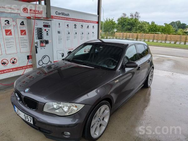 Black BMW 118 2005 in Riga, with an engine capacity of 2.00 L and mileage of 322 thousand km for 2500 €, photo 4 on AUTOMOTO.COM.LV