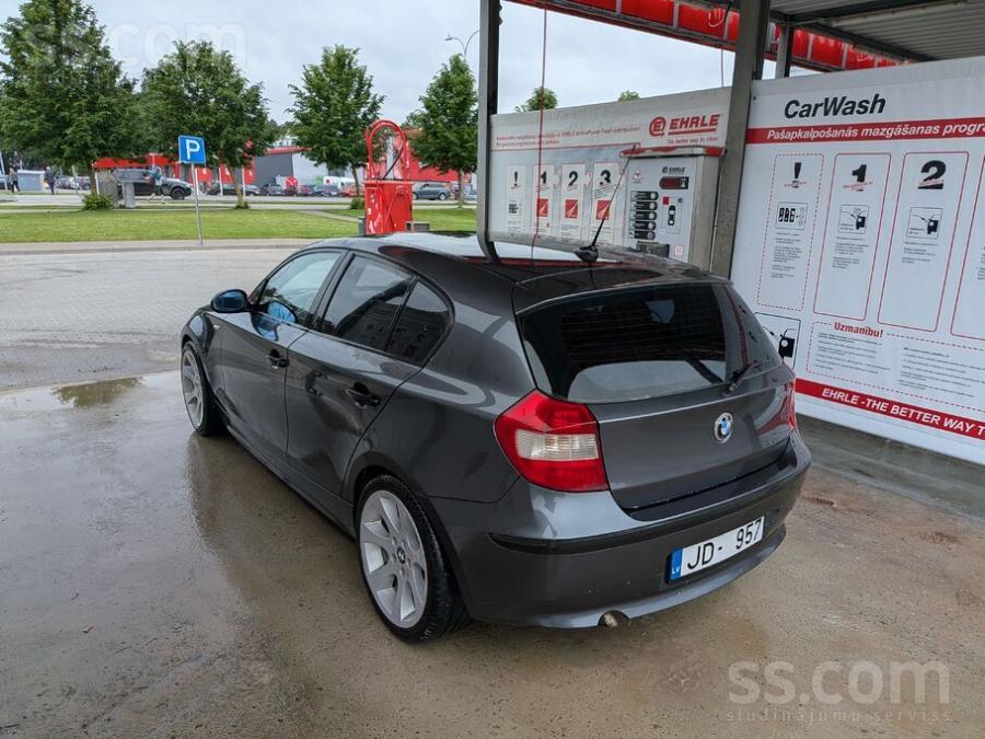 Black BMW 118 2005 in Riga, with an engine capacity of 2.00 L and mileage of 322 thousand km for 2500 €, photo 6 on AUTOMOTO.COM.LV