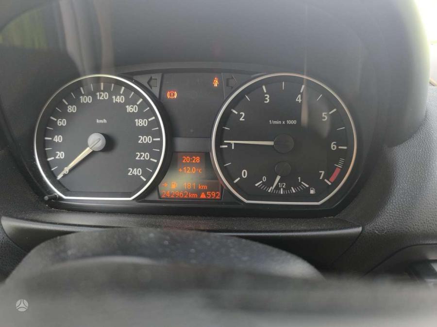 Melns BMW 118 2005 Plungė, ar dzinēja tilpumu 2.00 L un nobraukumu 243 tūkst. km par 1250 €, foto 11 vietnē AUTOMOTO.COM.LV