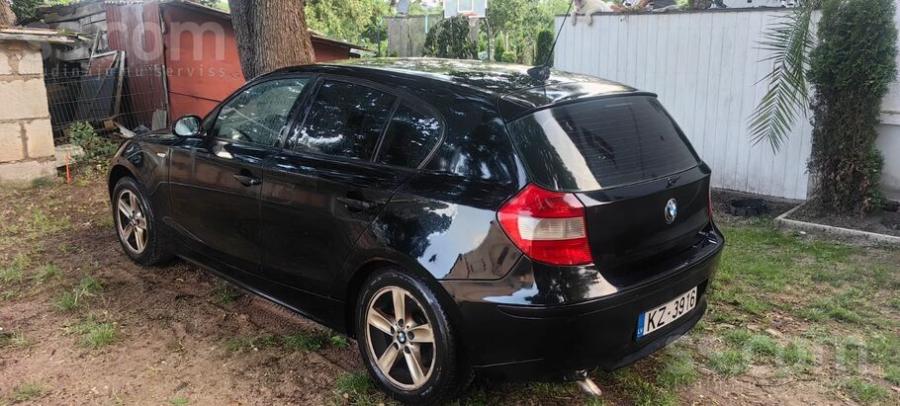 Melns BMW 118 2005 Tukums, ar dzinēja tilpumu 2.00 L un nobraukumu 380 tūkst. km par 1000 €, foto 3 vietnē AUTOMOTO.COM.LV