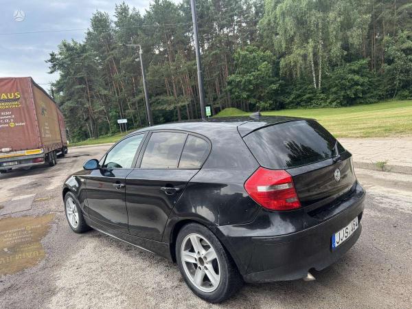 Black BMW 118 2005 in Vilnius, with an engine capacity of 2.00 L and mileage of 40 thousand km for 1350 €, photo 5 on AUTOMOTO.COM.LV