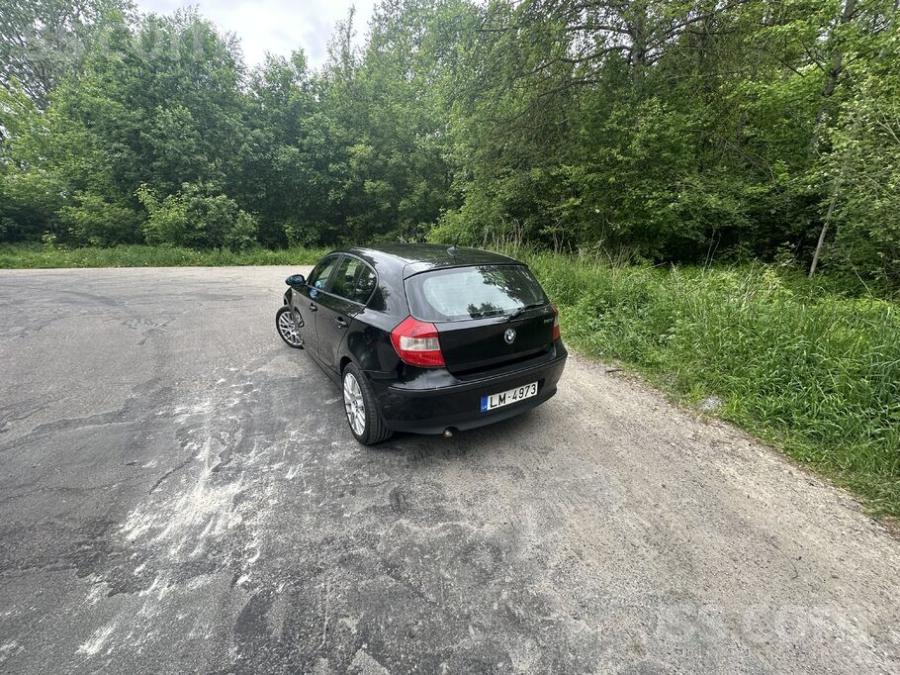 Melns BMW 118 2005 Rīga, ar dzinēja tilpumu 2.00 L un nobraukumu 366 tūkst. km par 1950 €, foto 3 vietnē AUTOMOTO.COM.LV