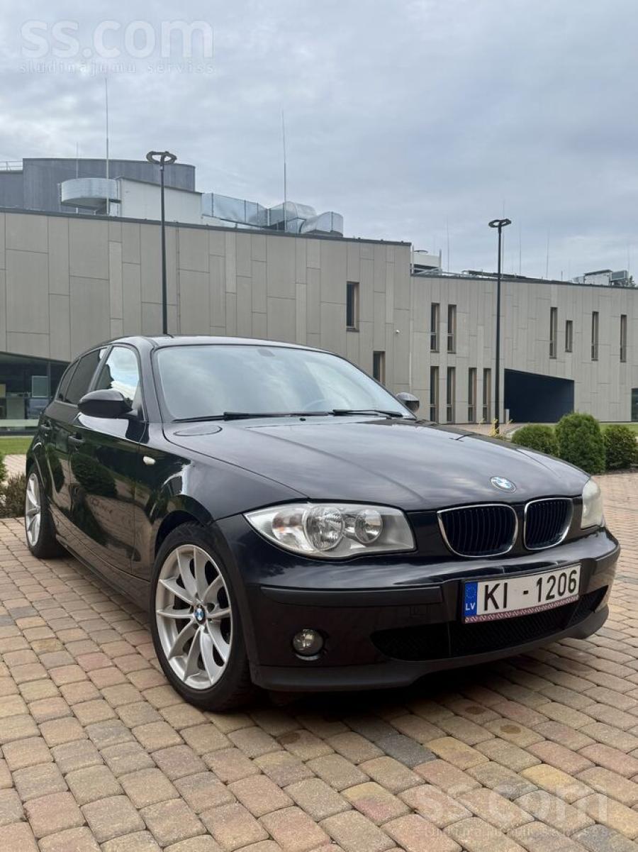 Black BMW 118 2005 in Riga, with an engine capacity of 2.00 L and mileage of 258 thousand km for 2550 €, photo 1 on AUTOMOTO.COM.LV