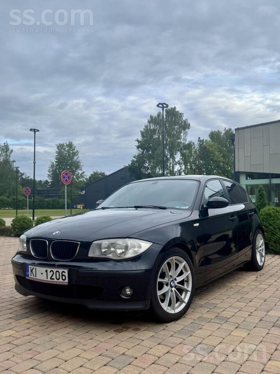 Black BMW 118 2005 in Riga, with an engine capacity of 2.00 L and mileage of 258 thousand km for 2550 €, photo 4 on AUTOMOTO.COM.LV