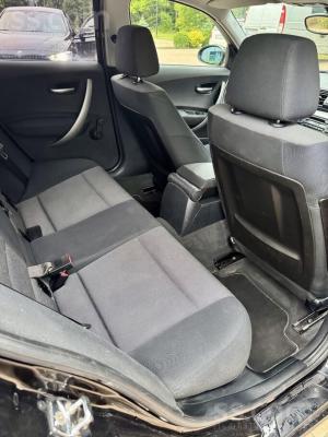 Black BMW 118 2005 in Riga, with an engine capacity of 2.00 L and mileage of 258 thousand km for 2550 €, photo 11 on AUTOMOTO.COM.LV