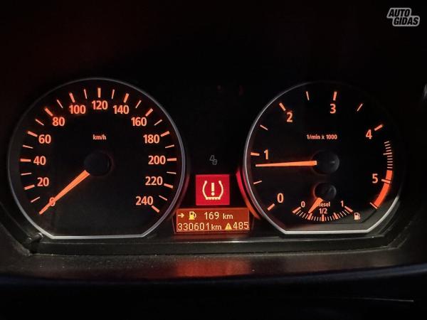 Черный БМВ 118 2005 в Аникщяй, объемом двигателя 2.00 л и пробегом 331 тыс. км за 1800 €, фото 9 на AUTOMOTO.COM.LV