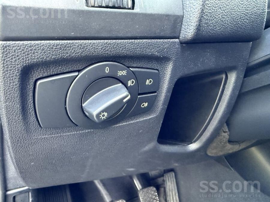 Melns BMW 118 2005 Jelgava, ar dzinēja tilpumu 2.00 L un nobraukumu 263 tūkst. km par 2950 €, foto 16 vietnē AUTOMOTO.COM.LV