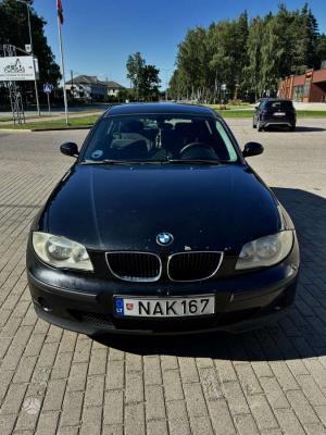 Melns BMW 118 2005 Kazlų Rūda, ar dzinēja tilpumu 2.00 L un nobraukumu 276 tūkst. km par 2000 €, foto  vietnē AUTOMOTO.COM.LV