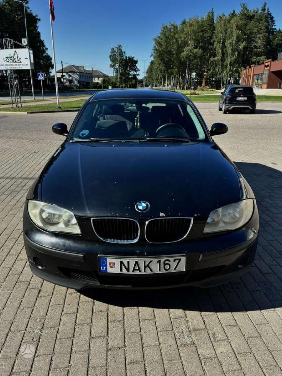 Melns BMW 118 2005 Kazlų Rūda, ar dzinēja tilpumu 2.00 L un nobraukumu 276 tūkst. km par 2000 €, foto 1 vietnē AUTOMOTO.COM.LV