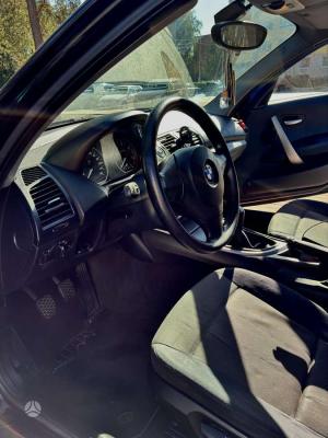 Melns BMW 118 2005 Kazlų Rūda, ar dzinēja tilpumu 2.00 L un nobraukumu 276 tūkst. km par 2000 €, foto 3 vietnē AUTOMOTO.COM.LV