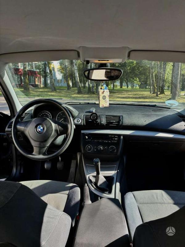 Melns BMW 118 2005 Kazlų Rūda, ar dzinēja tilpumu 2.00 L un nobraukumu 276 tūkst. km par 2000 €, foto 11 vietnē AUTOMOTO.COM.LV