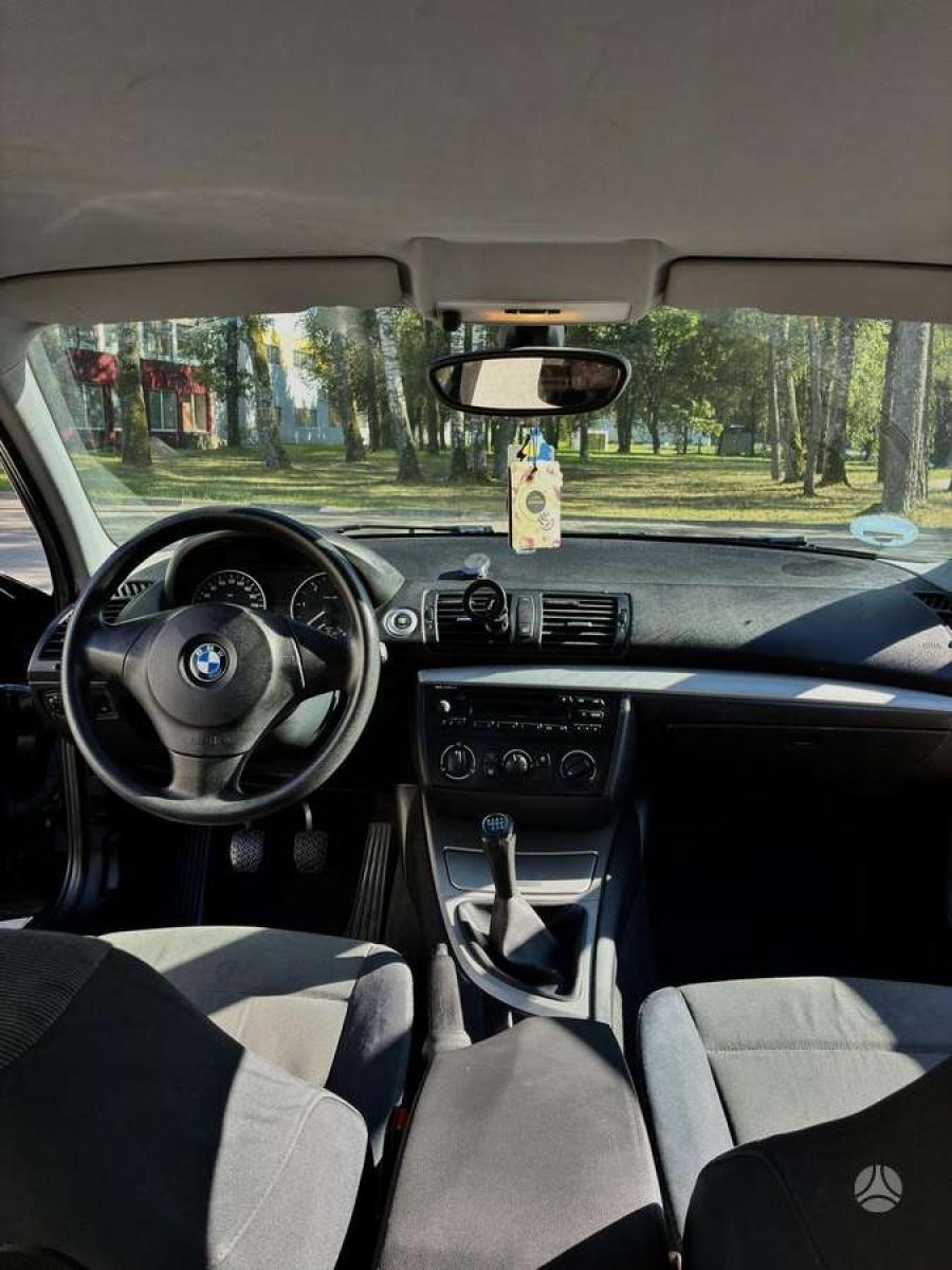 Melns BMW 118 2005 Kazlų Rūda, ar dzinēja tilpumu 2.00 L un nobraukumu 276 tūkst. km par 2000 €, foto 11 vietnē AUTOMOTO.COM.LV