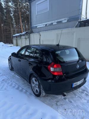 Black BMW 118 2005 in Riga, with an engine capacity of 2.00 L and mileage of 414 thousand km for 2650 €, photo 3 on AUTOMOTO.COM.LV