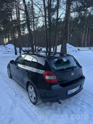 Black BMW 118 2005 in Riga, with an engine capacity of 2.00 L and mileage of 414 thousand km for 2650 €, photo 5 on AUTOMOTO.COM.LV