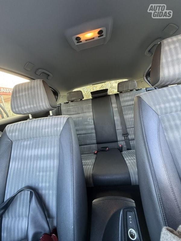 Melns BMW 118 2005 Viļņa, ar dzinēja tilpumu 2.00 L un nobraukumu 0 tūkst. km par 2200 €, foto 7 vietnē AUTOMOTO.COM.LV