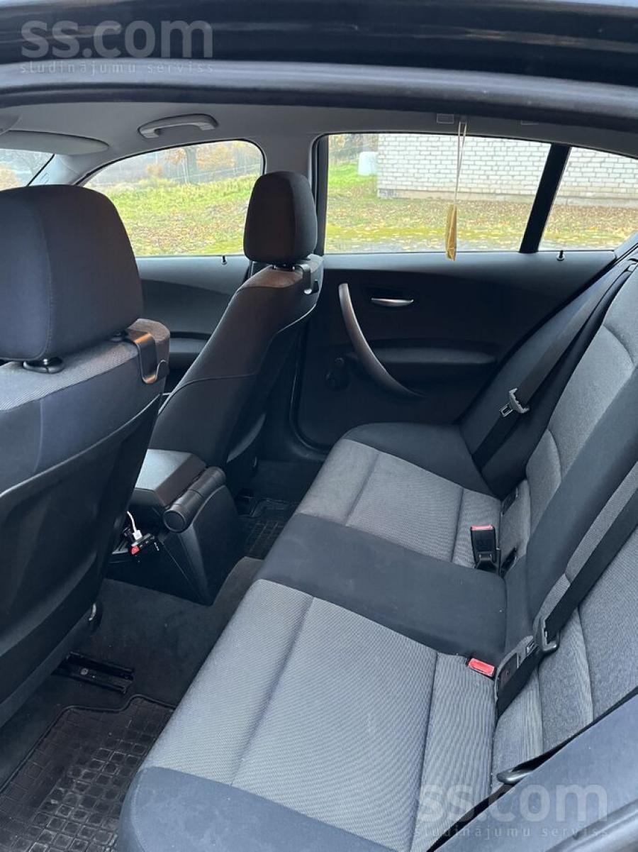Black BMW 118 2005 in Limbazi, with an engine capacity of 2.00 L and mileage of 350 thousand km for 1700 €, photo 7 on AUTOMOTO.COM.LV