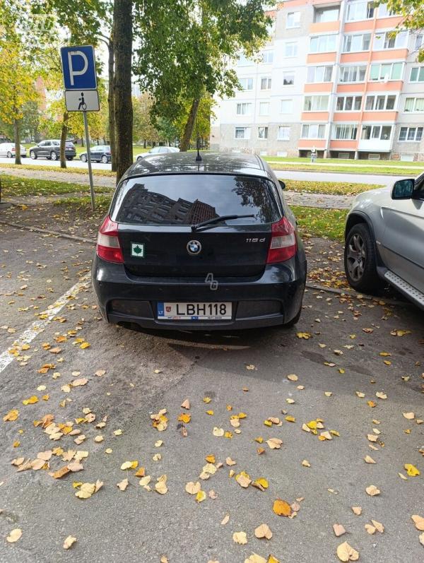 Melns BMW 118 2005 Šauļi, ar dzinēja tilpumu 2.00 L un nobraukumu 431 tūkst. km par 1250 €, foto 3 vietnē AUTOMOTO.COM.LV