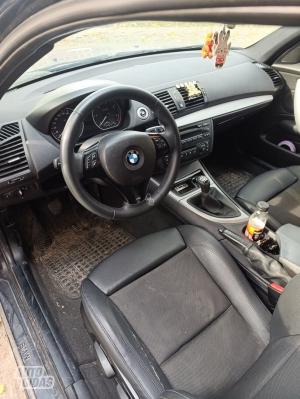 Black BMW 118 2005 in Siauliai, with an engine capacity of 2.00 L and mileage of 431 thousand km for 1250 €, photo 6 on AUTOMOTO.COM.LV