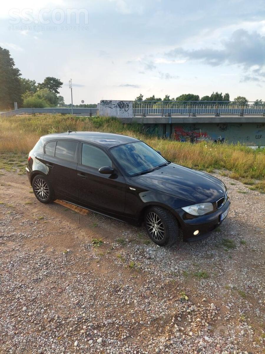 Melns BMW 118 2006 Liepāja, ar dzinēja tilpumu 2.00 L un nobraukumu 303 tūkst. km par 2800 €, foto 2 vietnē AUTOMOTO.COM.LV