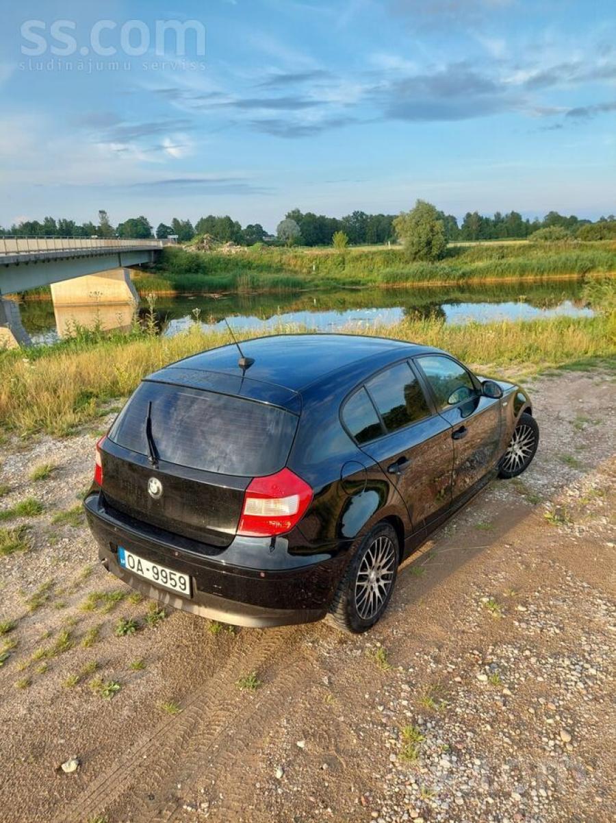 Melns BMW 118 2006 Liepāja, ar dzinēja tilpumu 2.00 L un nobraukumu 303 tūkst. km par 2800 €, foto 4 vietnē AUTOMOTO.COM.LV