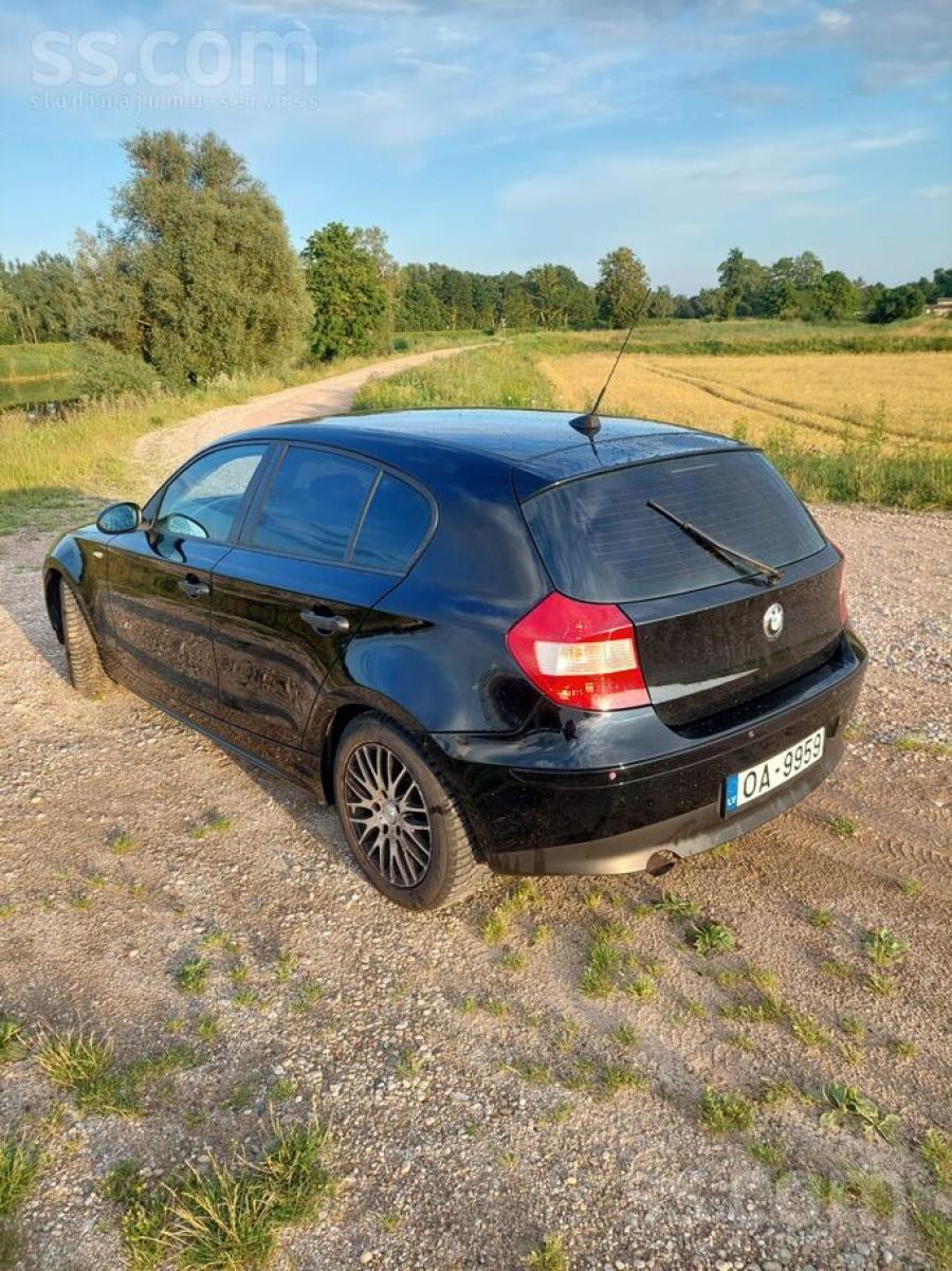 Melns BMW 118 2006 Liepāja, ar dzinēja tilpumu 2.00 L un nobraukumu 303 tūkst. km par 2800 €, foto 10 vietnē AUTOMOTO.COM.LV