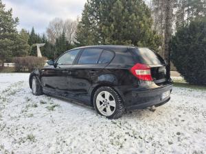 Melns BMW 118 2006 Viļņa, ar dzinēja tilpumu 2.00 L un nobraukumu 247 tūkst. km par 2200 €, foto 3 vietnē AUTOMOTO.COM.LV