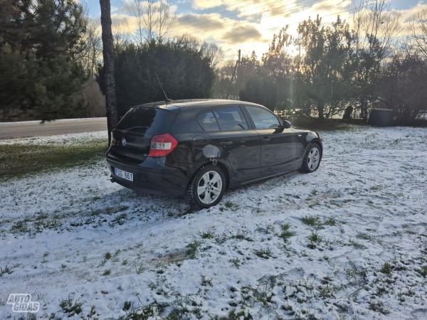Black BMW 118 2006 in Vilnius, with an engine capacity of 2.00 L and mileage of 247 thousand km for 2100 €, photo 4 on AUTOMOTO.COM.LV
