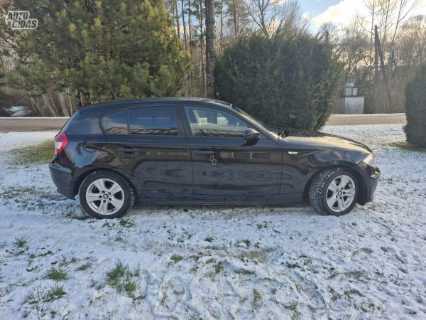 Black BMW 118 2006 in Vilnius, with an engine capacity of 2.00 L and mileage of 247 thousand km for 2100 €, photo 5 on AUTOMOTO.COM.LV